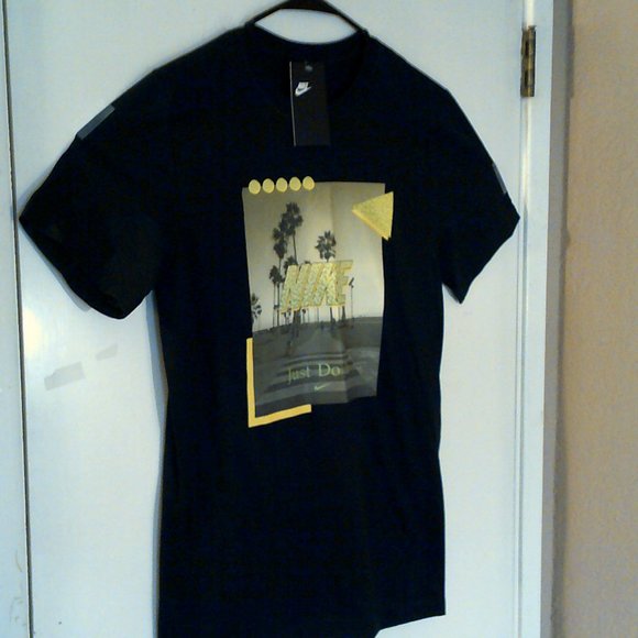 Nike | Shirts | New Nike Sportswear Sun Splash Beach Tee Mens Black ...